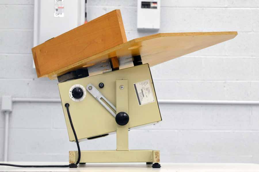 Lot #130: Multigraphics 77 Table Top Paper Jogger - WireBids